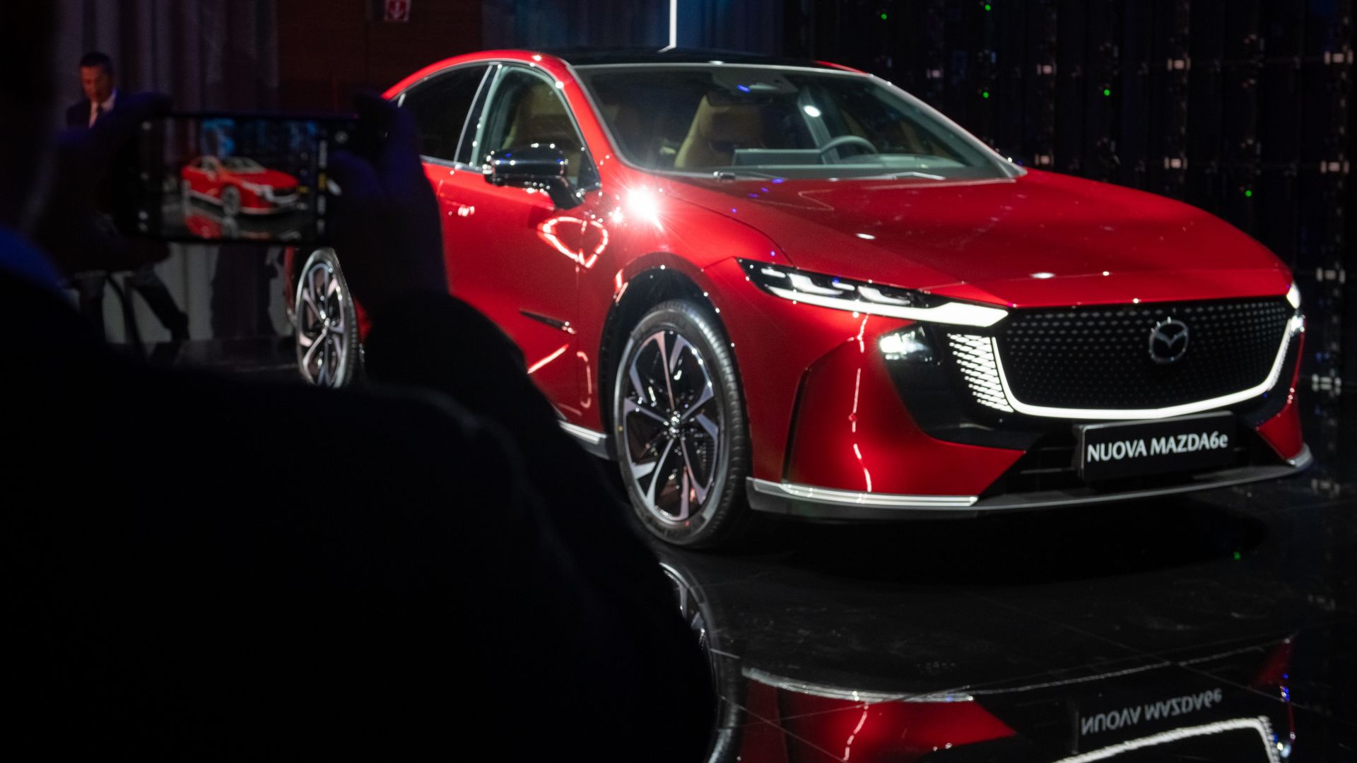 Nuova Mazda6e 2025, foto e video: la più bella di sempre? Prezzi