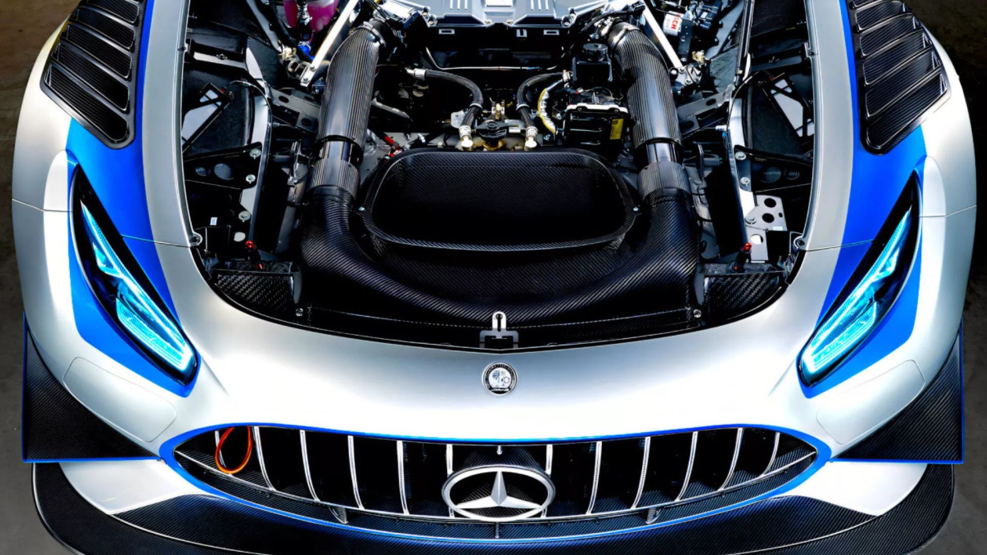 Mercedes-AMG sviluppa una nuova generazione di V8 ibrida