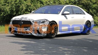 Nuova Mercedes-AMG S73 2021, prime foto spia. Motore ibrido?