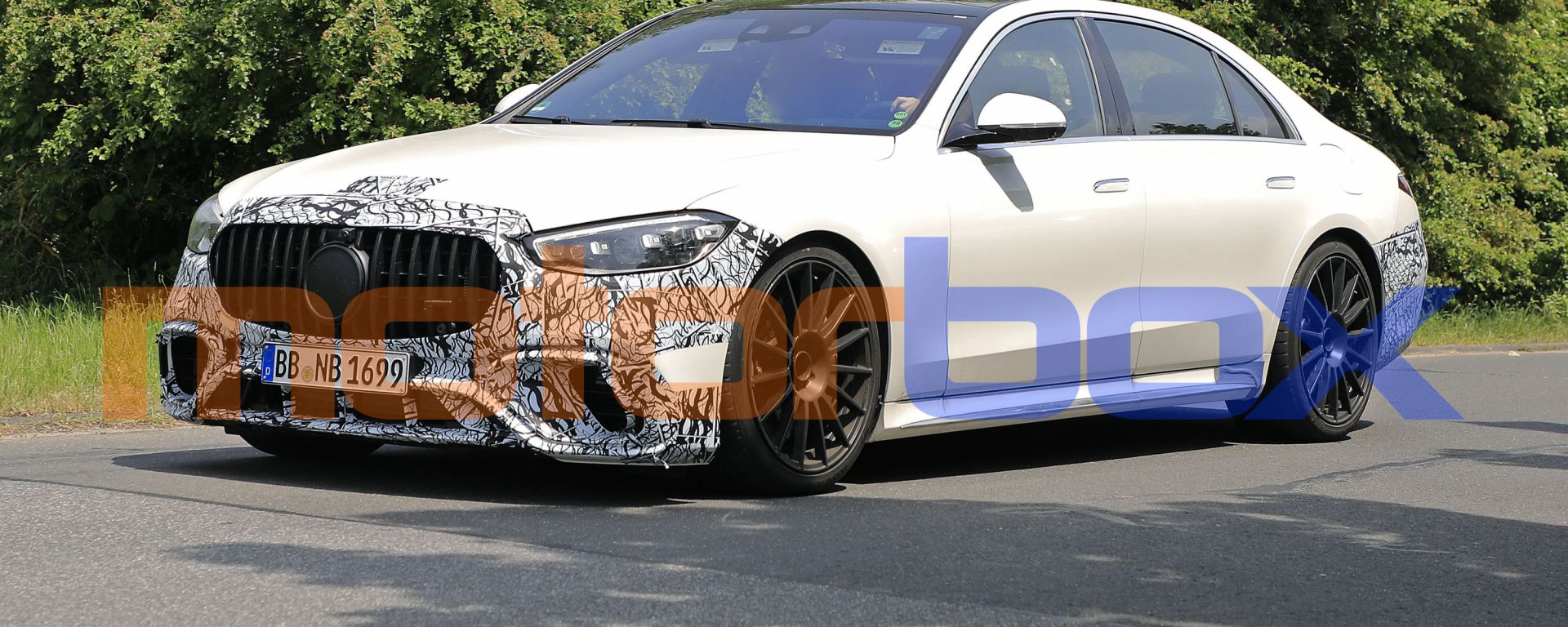 Nuova Mercedes-AMG S73 2021, prime foto spia. Motore ibrido? - MotorBox