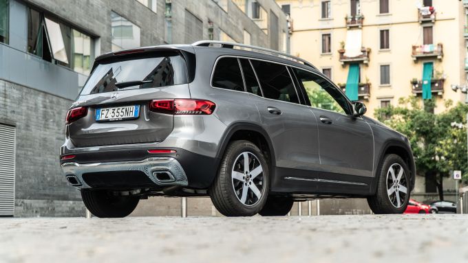 Nuovo mercedes GLB 200d: motori, prezzo, opinioni, prova - MotorBox