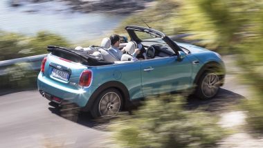 Prova su strada | Mini Cabrio 2016: il video