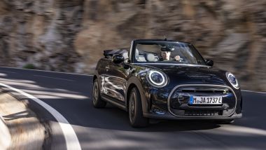 Arriva la Mini Cooper SE Cabrio elettrica in serie limitata