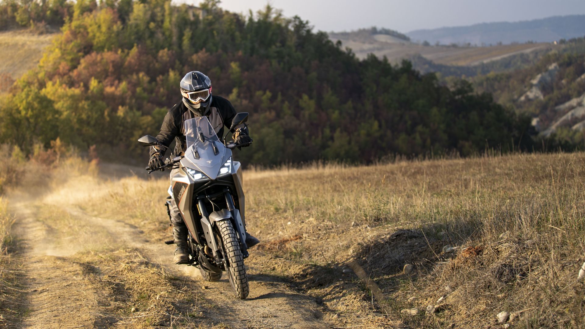 Moto Morini X-Cape 650: prova, prezzo, pregi e difetti in video