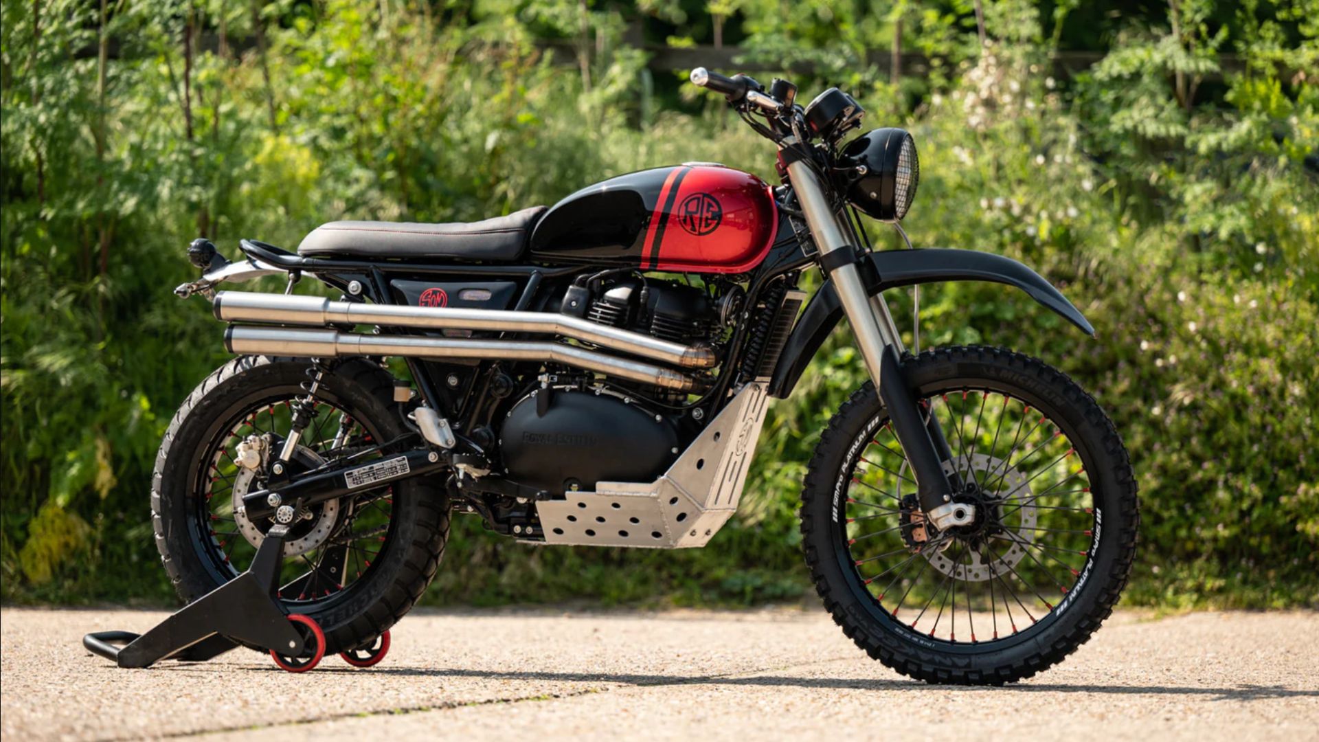 Mudslinger: la special scrambler è una Royal Enfield Interceptor