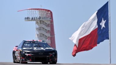 Nascar: ad Austin, Button vince la sfida con Raikkonen