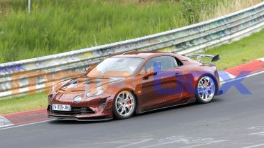 Scheda tecnica e foto spia di nuova Alpine A110