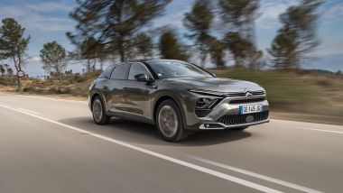 Pregi, difetti, opinioni e prova di nuova Citroën C5 X PHEV