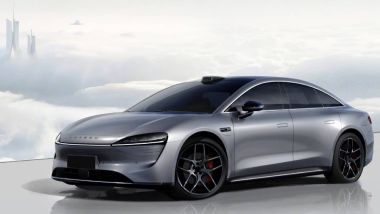 Foto nuova BEV cinese Luxeed EH3 di Huawei e Chery