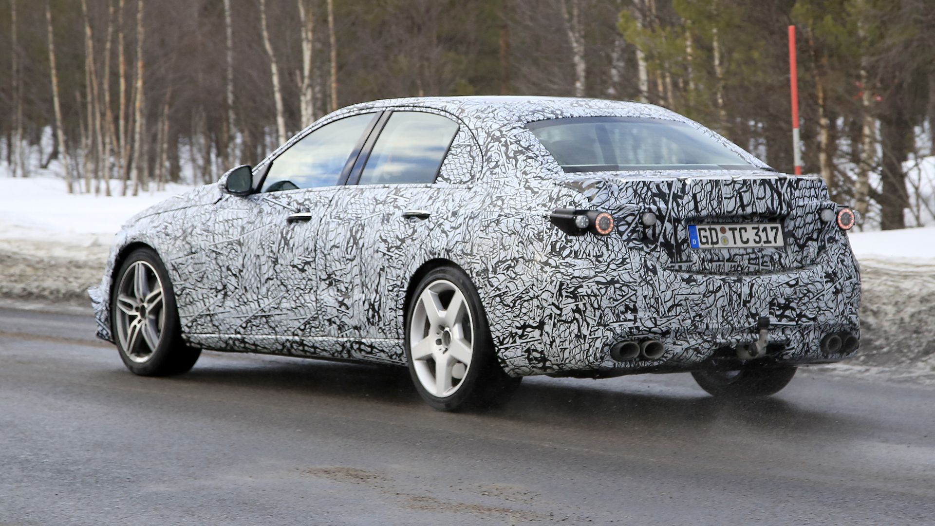 Nuova Mercedes C53 AMG: foto spia, motore, lancio - MotorBox