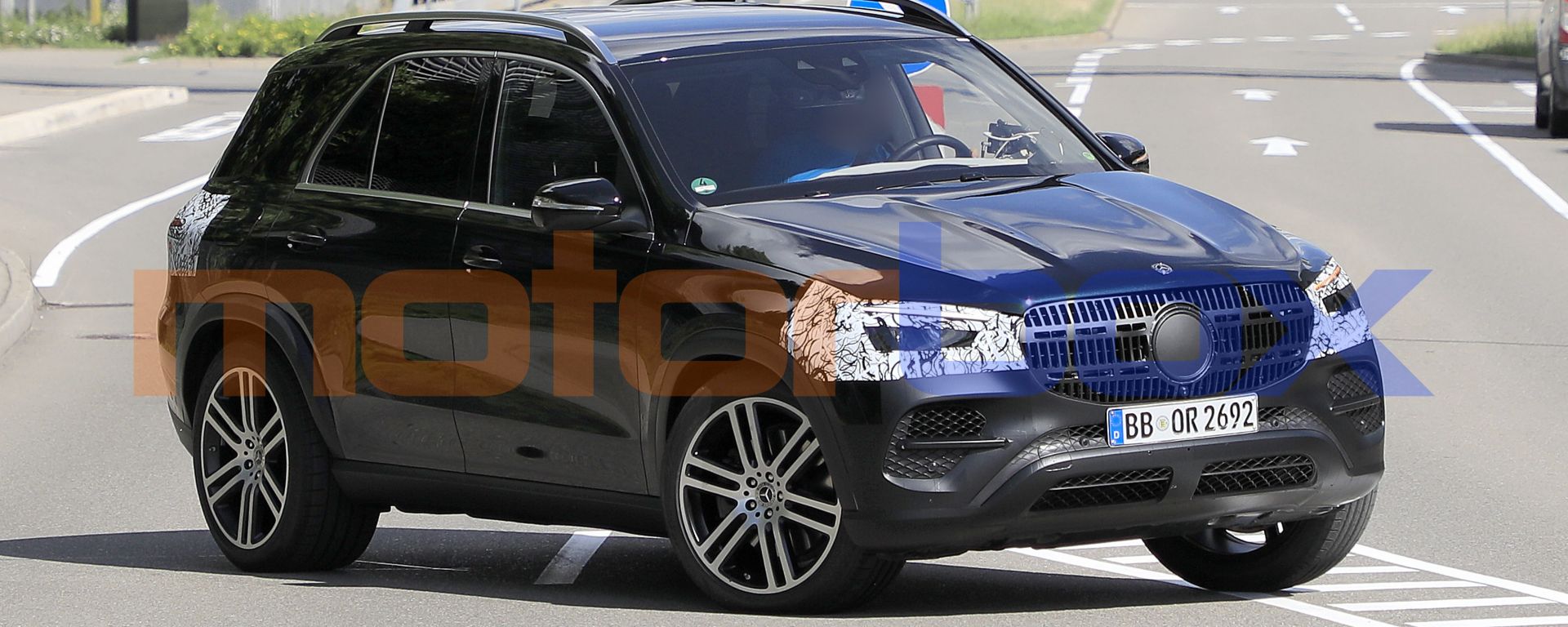 Nuova Mercedes GLE: scheda tecnica e foto del SUV tedesco - MotorBox