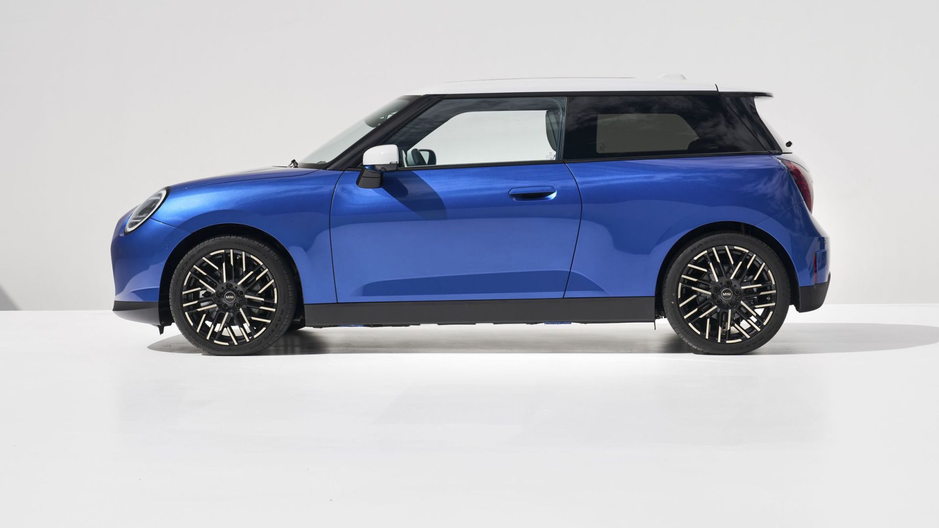 Tutto su nuova Mini Cooper elettrica 2024: versioni, listino prezzi