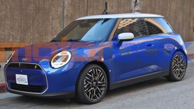 Scheda tecnica e foto spia di nuova Mini Cooper SE elettrica