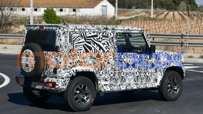 Nuova Suzuki Jimny LWB: la 4x4 a passo lungo. Le foto - MotorBox
