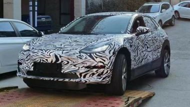 Foto spia di nuova BEV Tesla Model 2