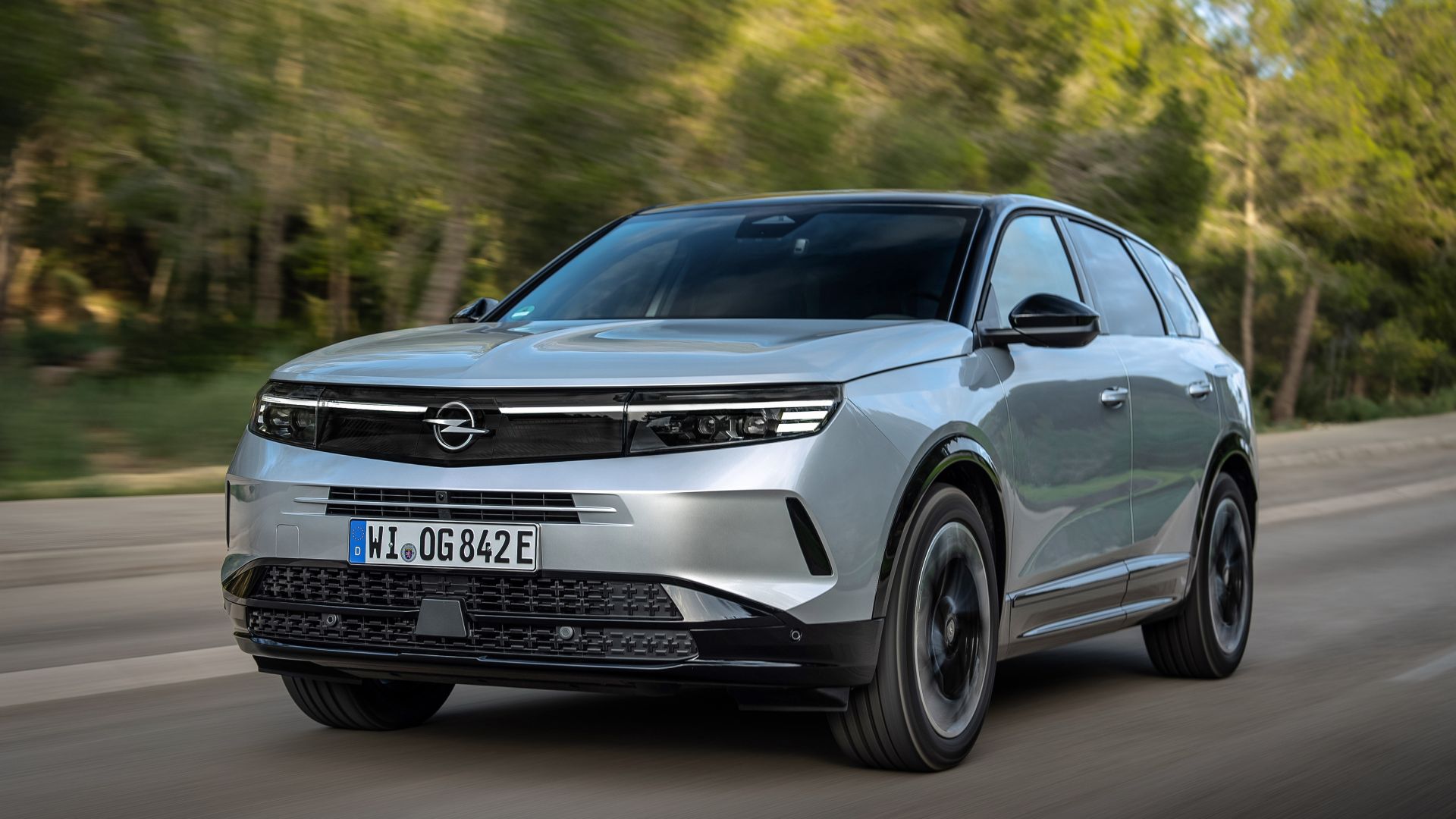 Opel Grandland plug-in hybrid 2025: prova, consumi del SUV ibrido
