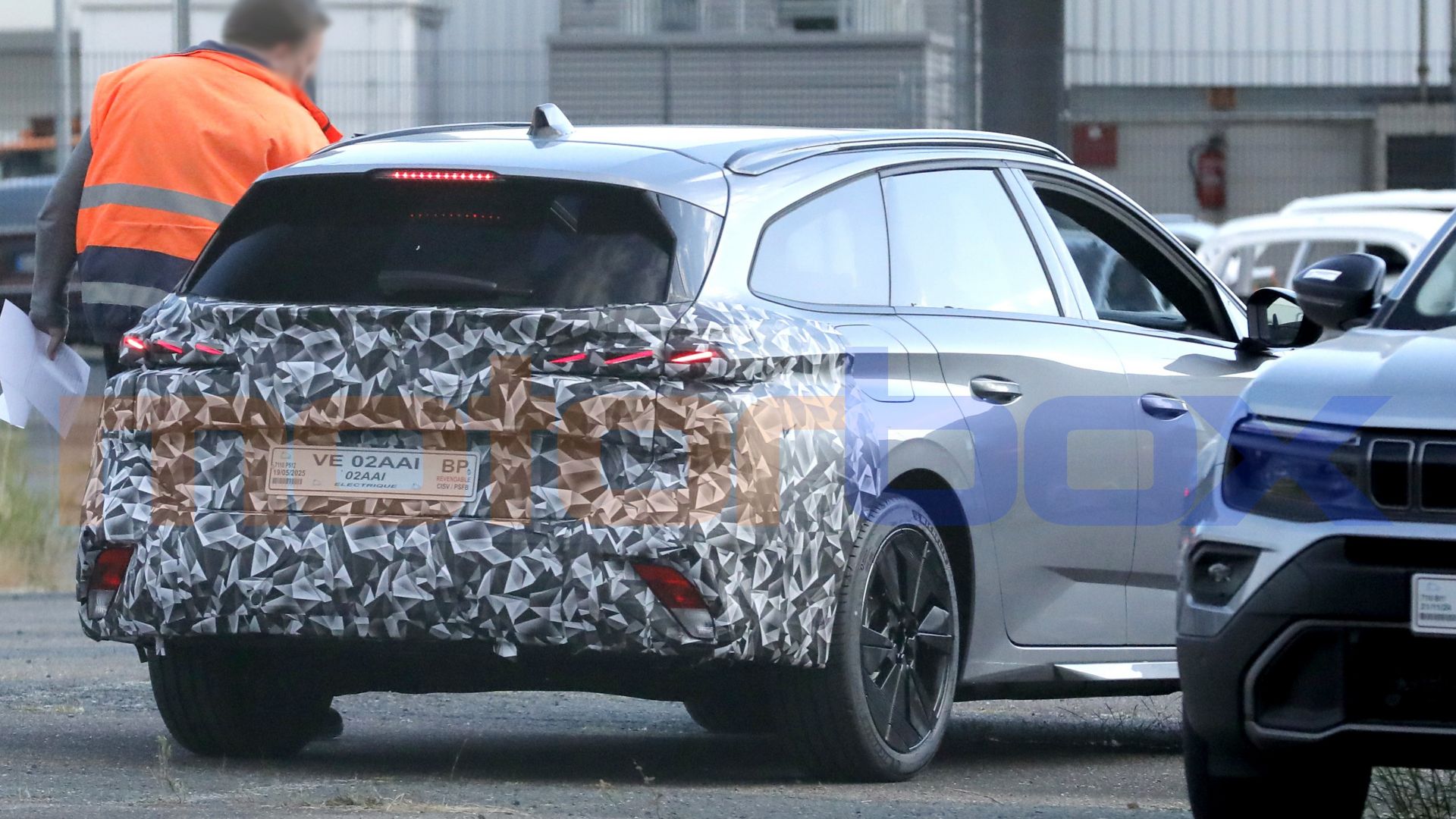 Peugeot 308 restyling 2025: come cambia, quando esce, ultime news