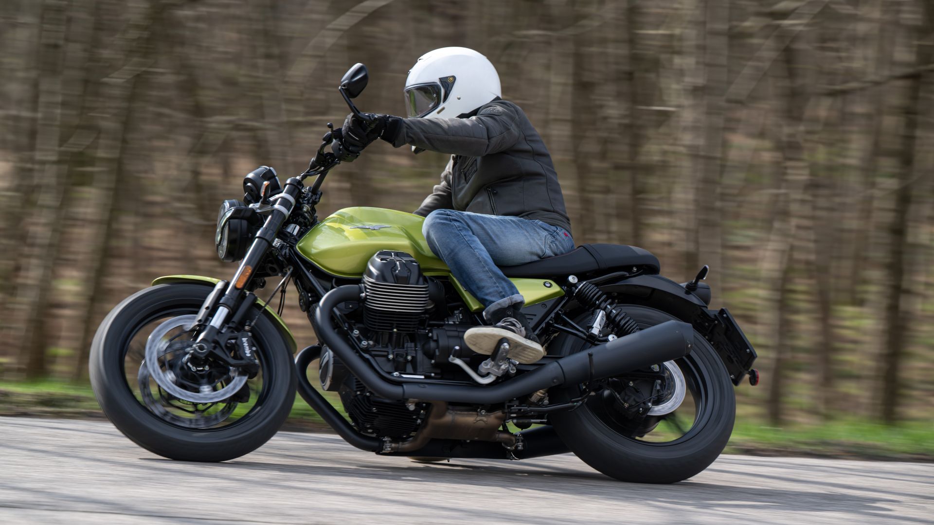Prova Moto Guzzi V7 Sport: design, motore, ciclistica e prezzo