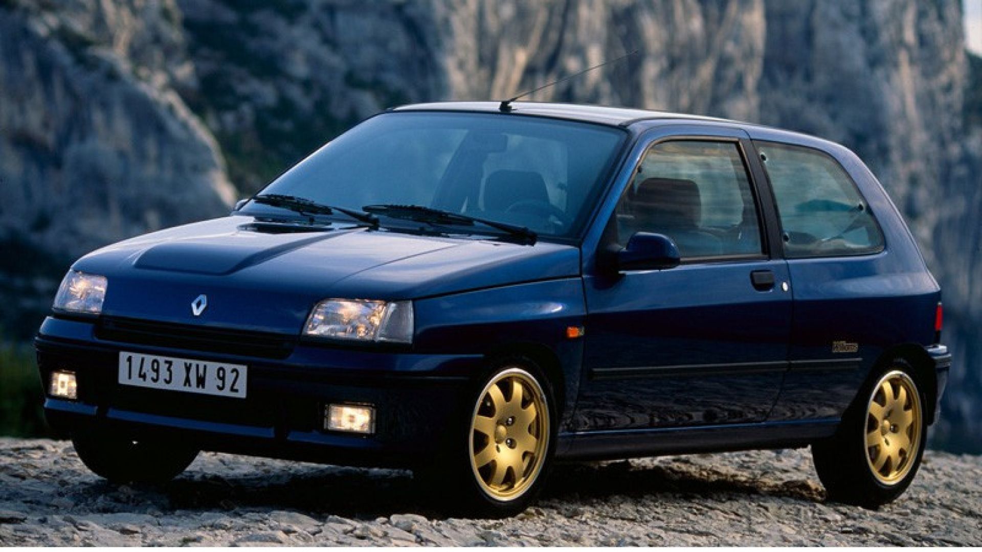 Renault Clio Williams: i rendering della hot-hatch moderna