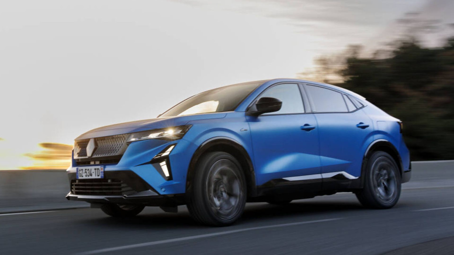 Prova Renault Rafale Plug-in 4x4 Alpine: autonomia, consumi, prezzo