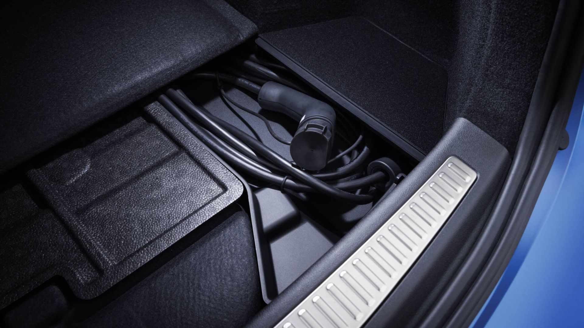 Prova Renault Rafale Plug-in 4x4 Alpine: autonomia, consumi, prezzo