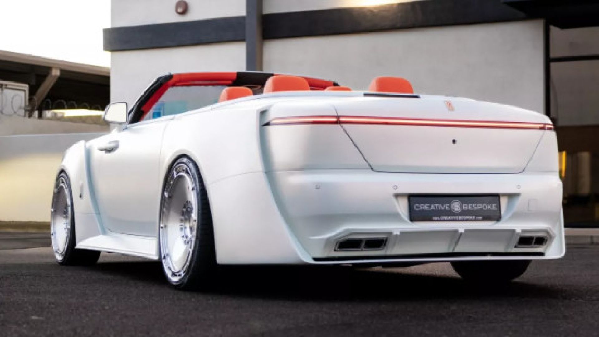 Rolls-Royce Dawn by Venuum: il tuning estremo di Dubai