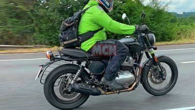 Royal Enfield: la roadster Constellation 650 nelle foto spia