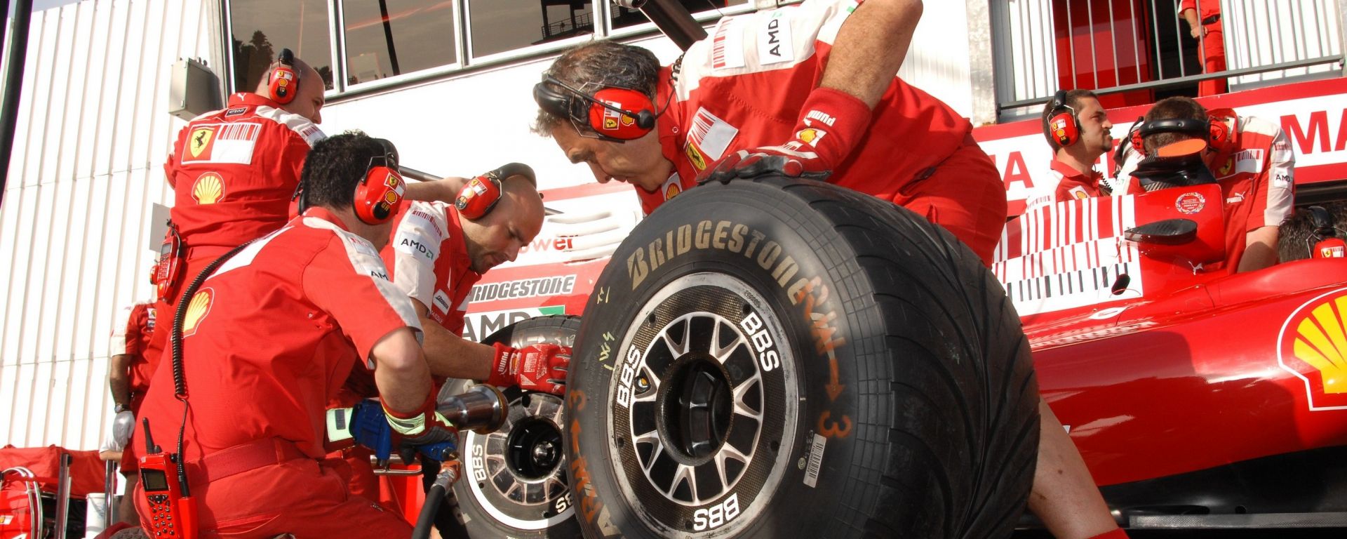 Scuderia Ferrari in mostra a Torino: Red Passion di Gianfranco Avallone ...