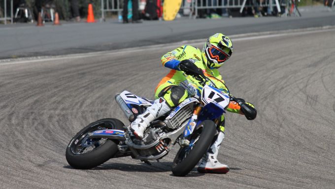 Motard o Supermotard? Qual è il significato? ecco la risposta - MotorBox