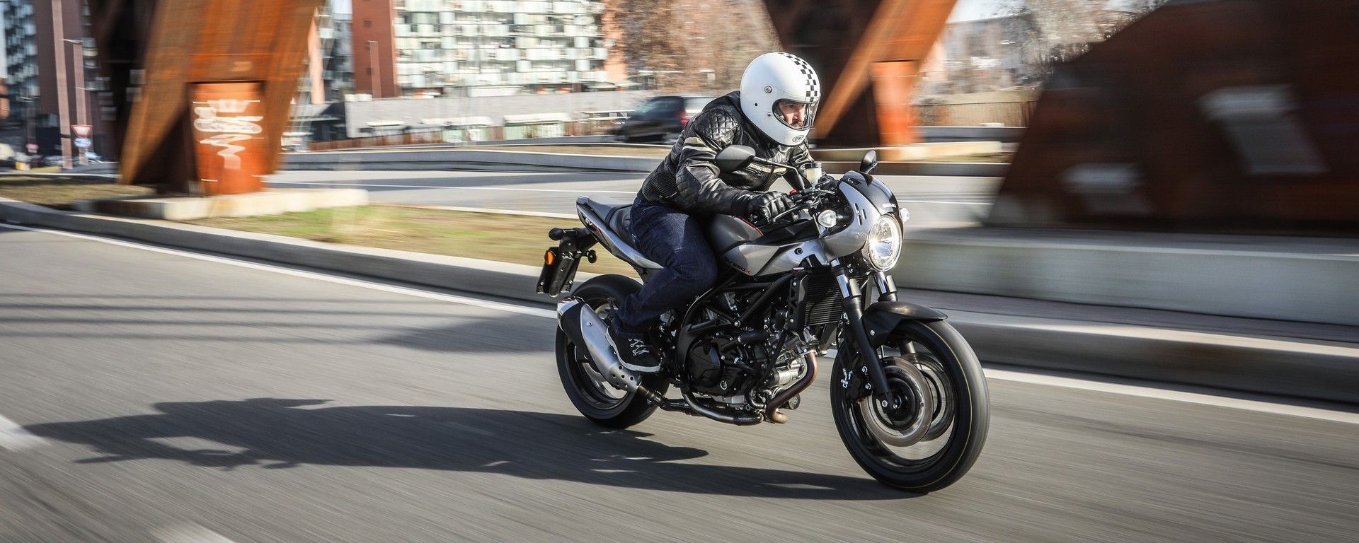 Suzuki SV650X ABS: prova su strada, caratteristiche, prezzi - MotorBox