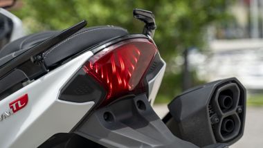 SYM Maxsym TL 508, prova video: pregi, difetti, consumi e prezzo