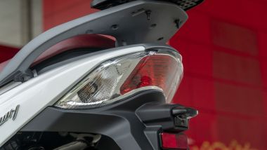 Sym Symphony 200: prova, pregi, difetti, prezzo dello scooter