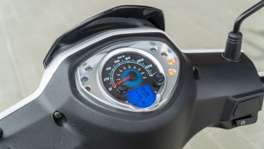 Sym Symphony 200: prova, pregi, difetti, prezzo dello scooter