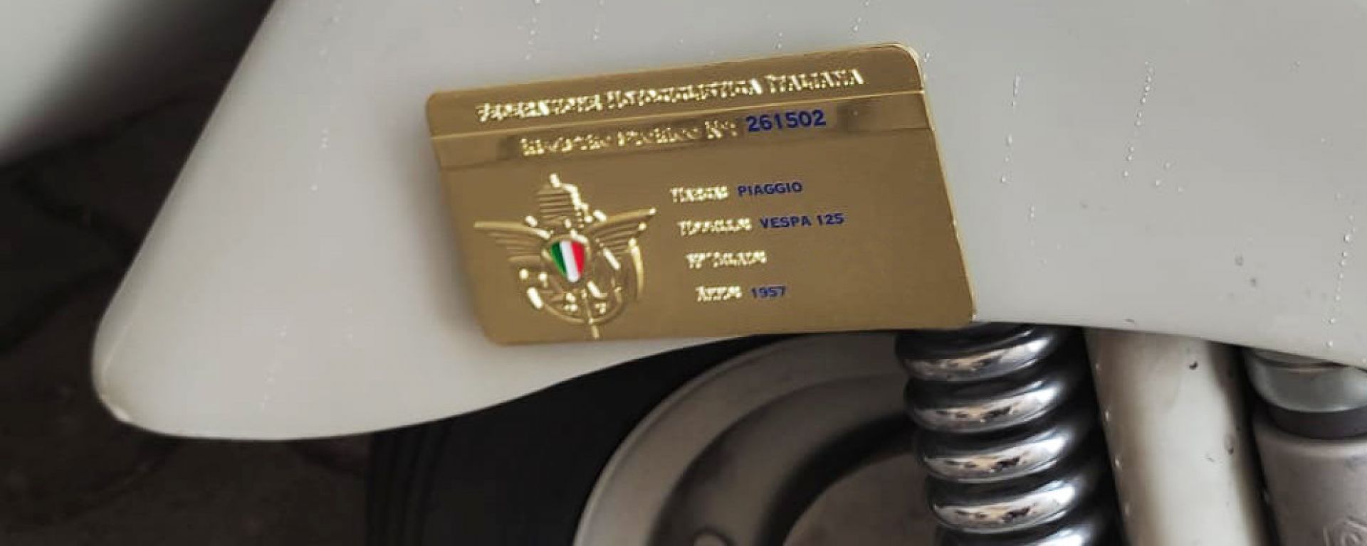 Cambia la targa oro FIM per moto d'epoca: i requisiti per averla - MotorBox