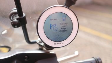 Test tecnologia | TomTom Vio: navigare con lo scooter
