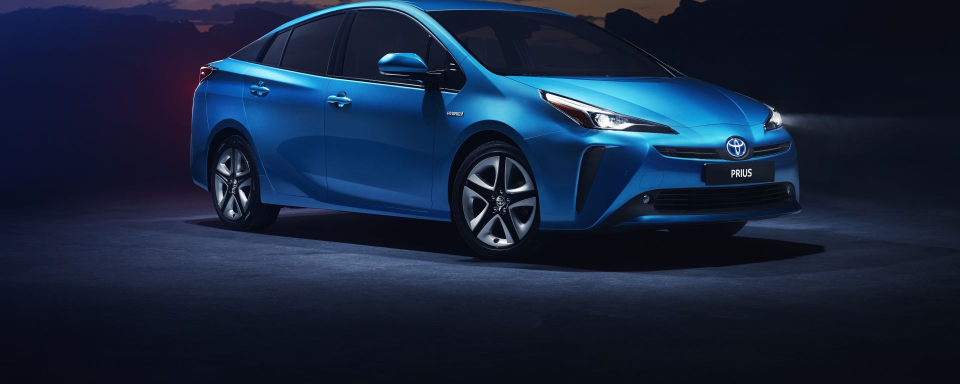Toyota Prius 2019: tra le novità, la trazione integrale AWD-i - MotorBox