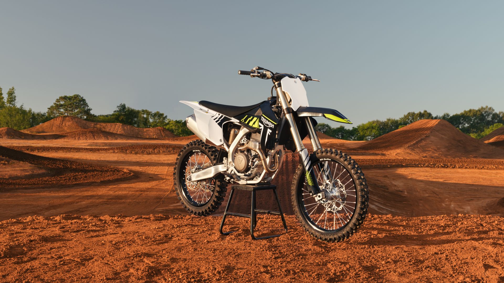 Triumph TF 250-X 2024: arrivo e prezzo della moto da cross