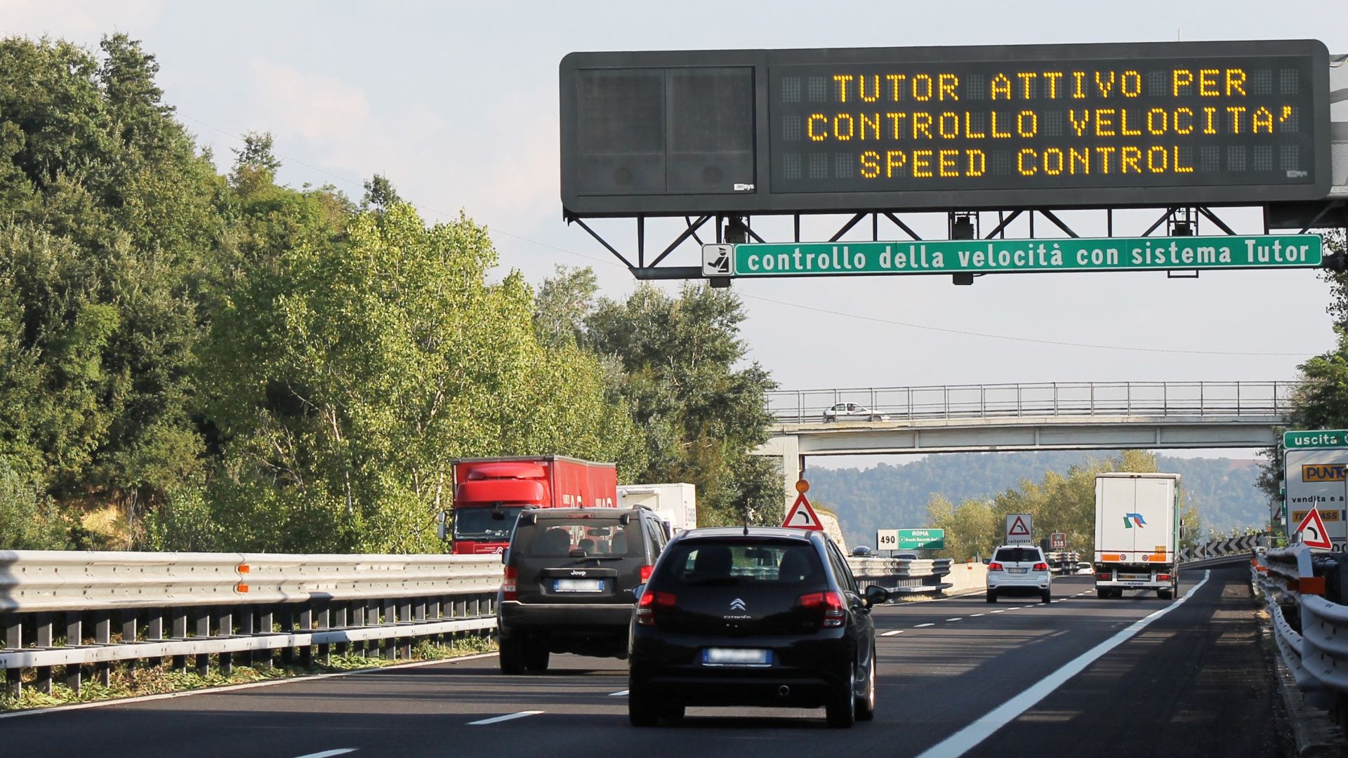 Guida al Tutor autostrada: come funziona, le multe, la mappa 2025