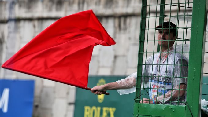 Bandiera a scacchi, rossa, gialla in F1: a che servono? - MotorBox