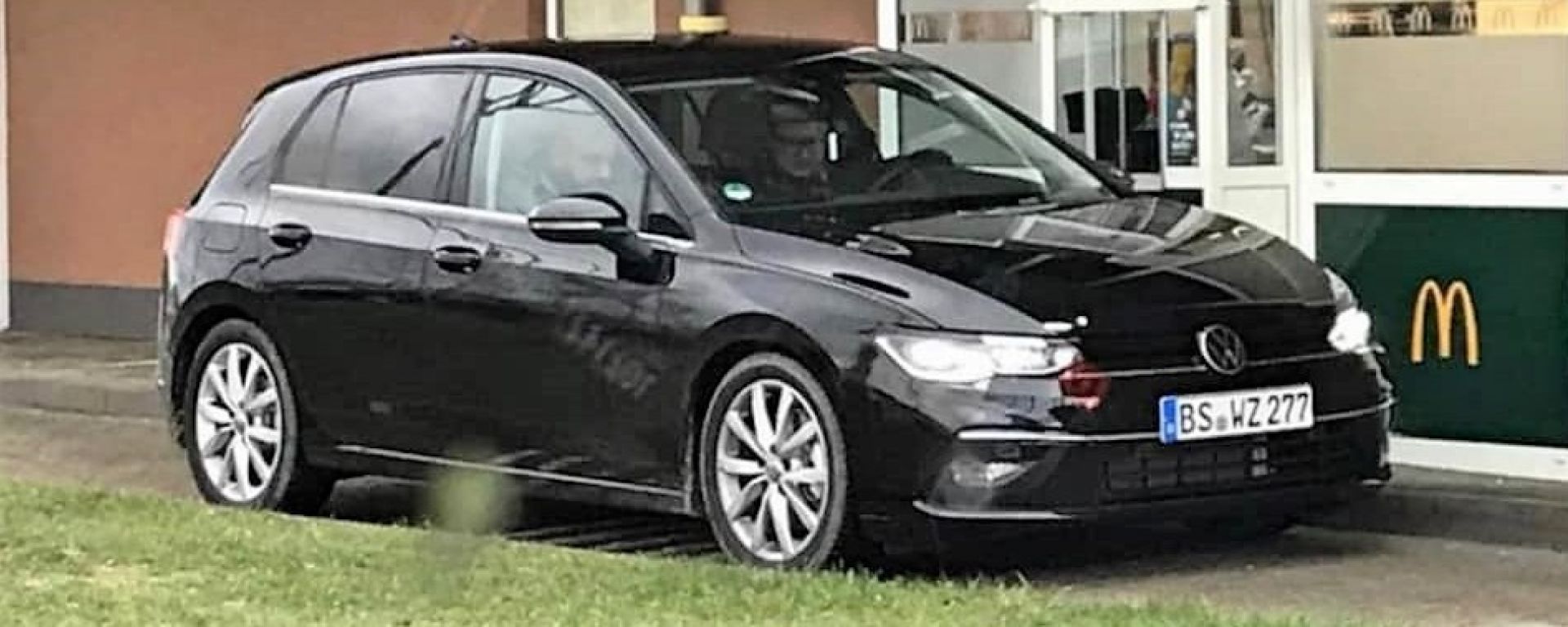 Volkswagen Golf 8: uscita, design, interni, motori, prezzi - MotorBox