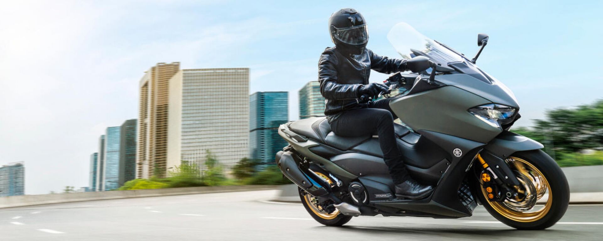 Yamaha Tmax Tech Max 560 2021: motore Euro5, prezzo - MotorBox