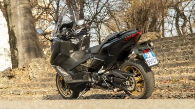 Prova comparativa Honda X-ADV-Yamaha TMax: consumi, pregi, difetti